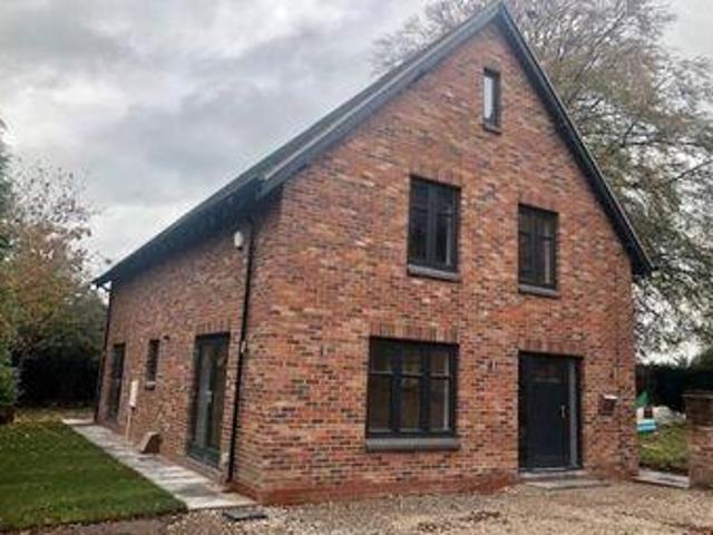 5 Bedrooms Detached house for sale in Fields Road, Alsager, Stoke On Trent, Cheshire ST7