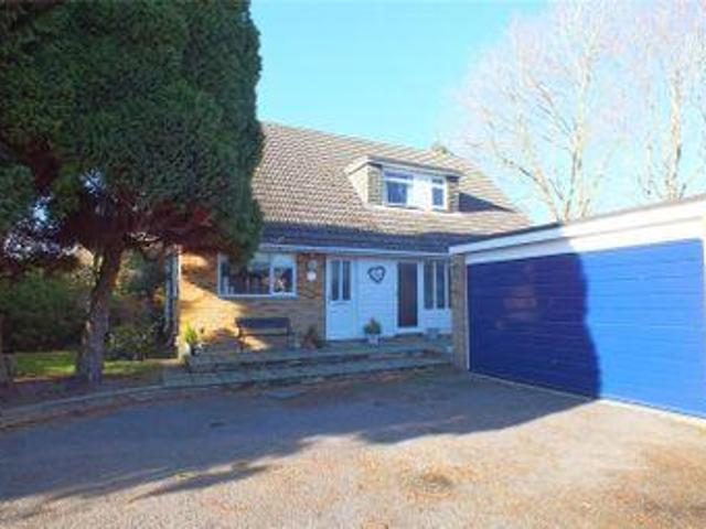 5 Bedrooms Detached house for sale in Fir Close, Fleet, Hampshire GU51