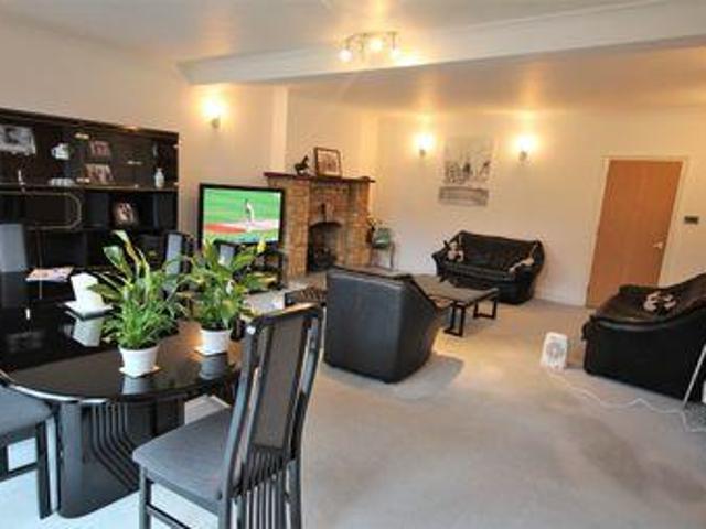 5 Bedrooms Detached house for sale in Forty Avenue, Wembley HA9