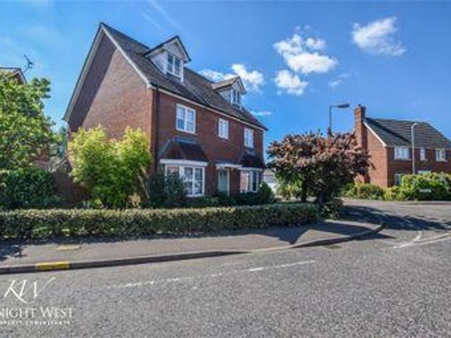 5 Bedrooms Detached house for sale in Gavin Way, Highwoods, Colchester, Essex CO4