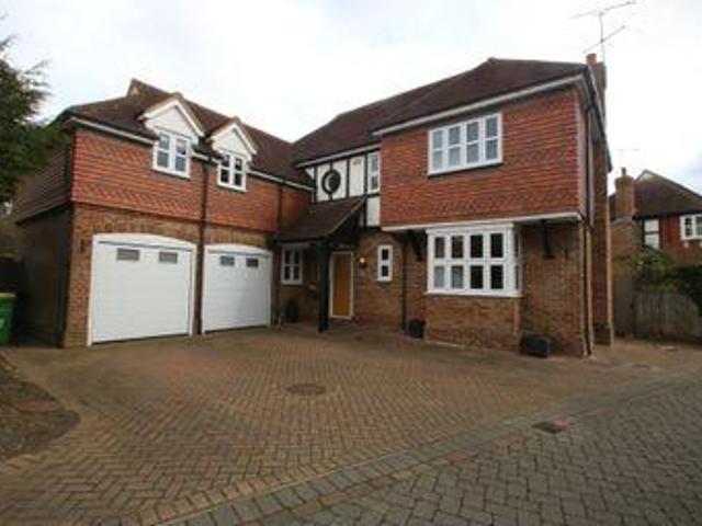 5 Bedrooms Detached house for sale in Glencrofts, Hockley SS5