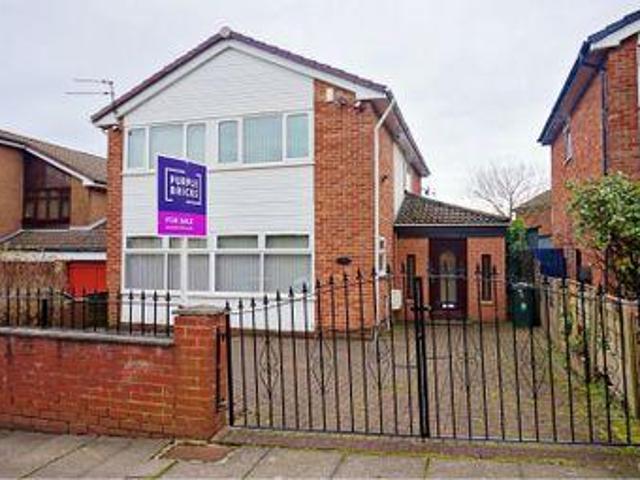 5 Bedrooms Detached house for sale in Gleneagles Avenue, Heywood OL10