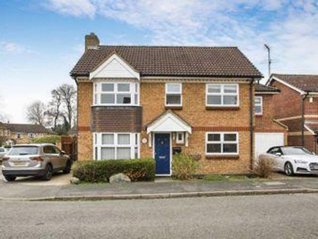5 Bedrooms Detached house for sale in Gosling Grove, Downley, High Wycombe HP13