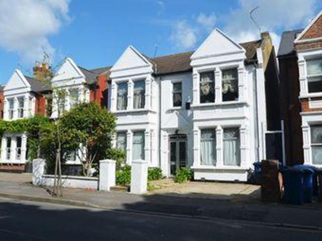 5 Bedrooms Detached house for sale in Gordon Road, London W13