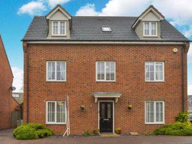 5 Bedrooms Detached house for sale in Greensand View, Woburn Sands, Milton Keynes MK17