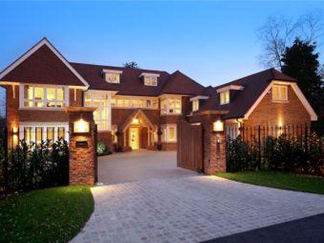 5 Bedrooms Detached house for sale in Gregories Road, Beaconsfield HP9