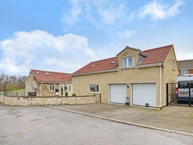 5 Bedrooms Detached house for sale in Greystones Court, Woodall Lane, Harthill, South Yorkshire S26
