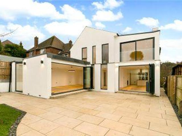5 Bedrooms Detached house for sale in Hamilton Road, High Wycombe, Buckinghamshire HP13