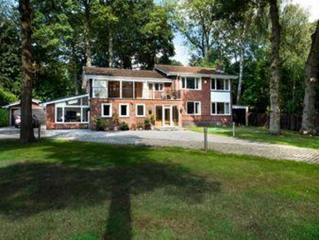 5 Bedrooms Detached house for sale in Hardwick Road, Streetly, Sutton Coldfield B74