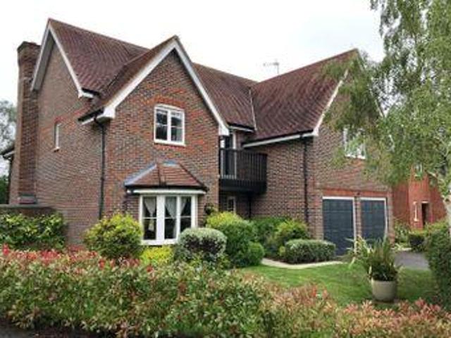 5 Bedrooms Detached house for sale in Hermitage Green, Hermitage, Thatcham RG18