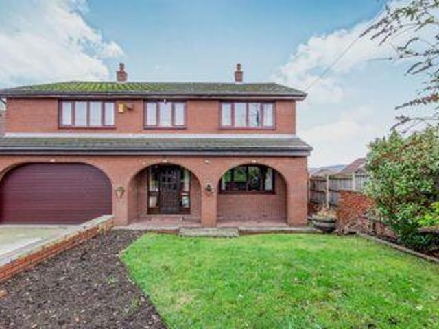 5 Bedrooms Detached house for sale in High Street, Crigglestone, Wakefield WF4