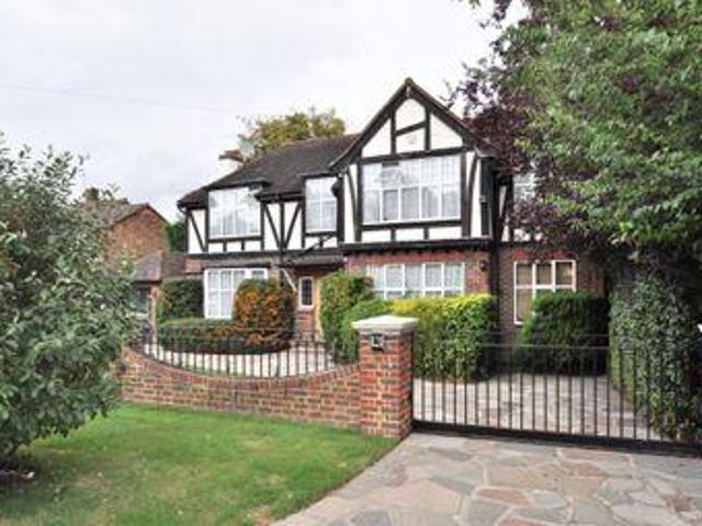 5 Bedrooms Detached house for sale in Highfield Road, Chislehurst BR7