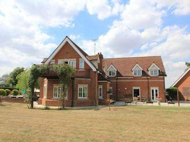 5 Bedrooms Detached house for sale in House, Dunmow Road, High Roding, Dunmow, Essex CM6