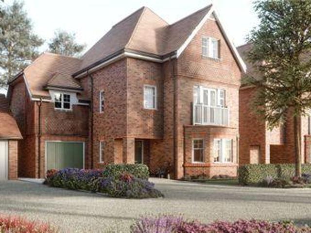 5 Bedrooms Detached house for sale in Ively Road, Fleet GU51