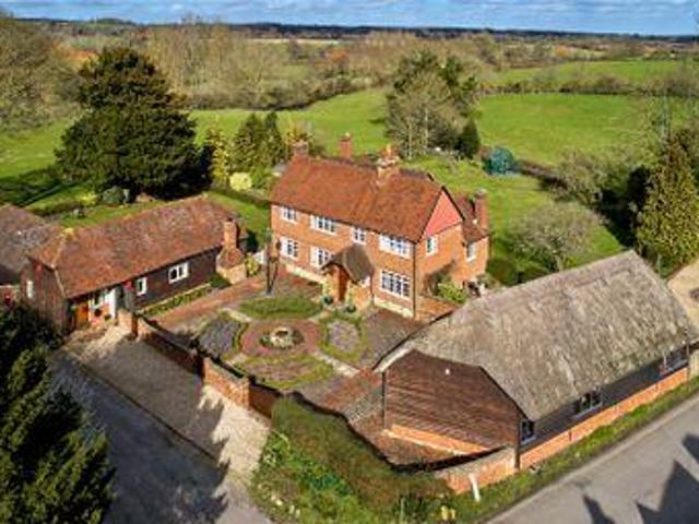 5 Bedrooms Detached house for sale in Isington Lane, Isington, Alton, Hampshire GU34