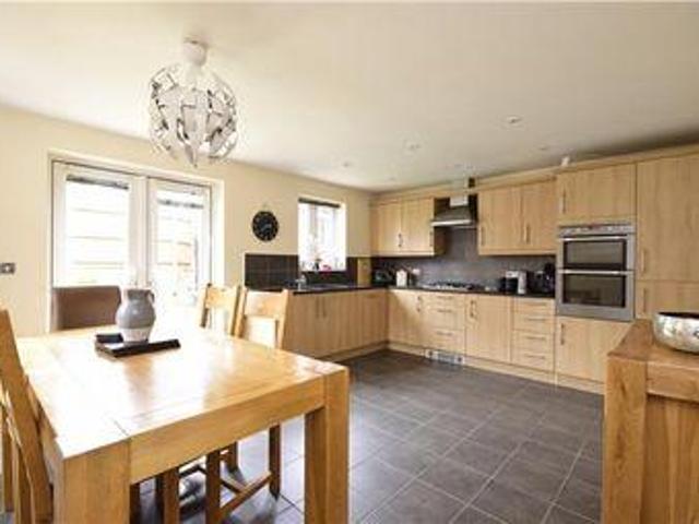 5 Bedrooms Detached house for sale in Junction Way, Mangotsfield, Bristol BS16