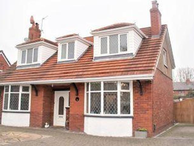 5 Bedrooms Detached house for sale in Kew Gardens, Penwortham, Lancashire PR1