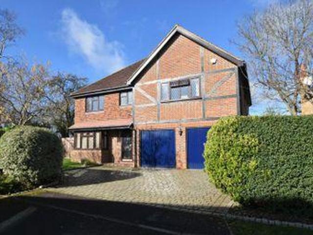5 Bedrooms Detached house for sale in Kingswood Place, High Wycombe HP13