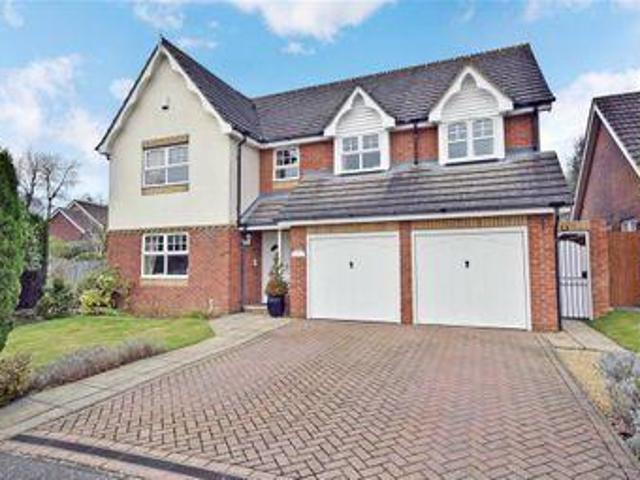 5 Bedrooms Detached house for sale in Larkspur Way, Southwater, Horsham, West Sussex RH13