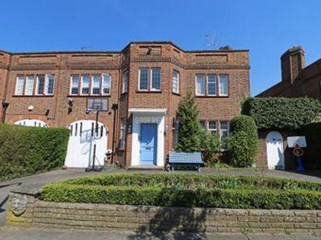 5 Bedrooms Detached house for sale in Litchfield Way, London NW11