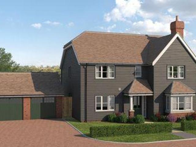 5 Bedrooms Detached house for sale in Longhurst Drive, Off Marringdean Road, Billinghurst, West Sussex RH14