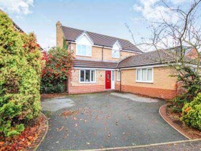 5 Bedrooms Detached house for sale in Pymont Drive, Leeds LS26