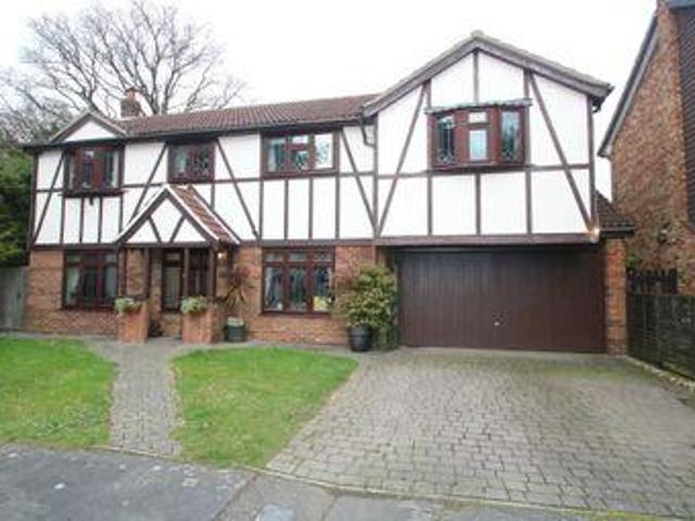 5 Bedrooms Detached house for sale in Pargeters Hyam, Hockley SS5