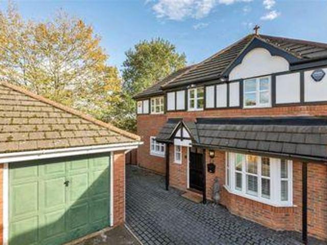 5 Bedrooms Detached house for sale in Partridge Close, Arkley, Hertfordshire EN5