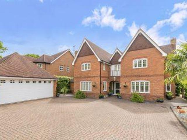 5 Bedrooms Detached house for sale in Pinetops, Forest Road, Horsham, West Sussex RH12