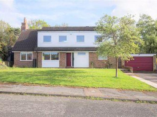 5 Bedrooms Detached house for sale in Pine View Close, Chilworth, Surrey GU4