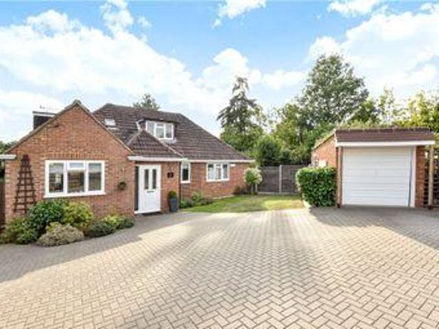 5 Bedrooms Detached house for sale in Rectory Close, Little Sandhurst, Berkshire GU47