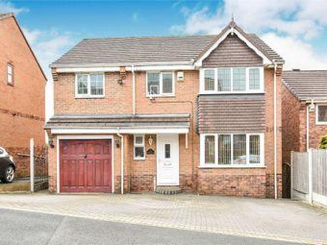 5 Bedrooms Detached house for sale in St Marys Park Crescent, Leeds, West Yorkshire LS12