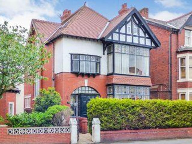 5 Bedrooms Detached house for sale in St Davids Road North, Lytham St Annes, Lancashire FY8