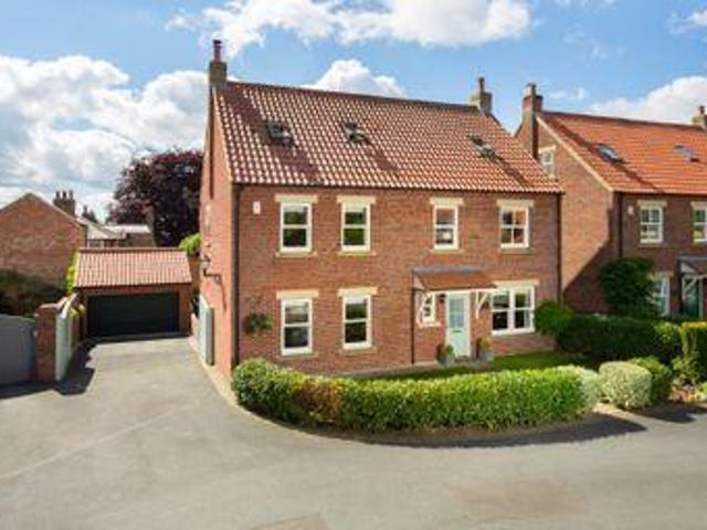5 Bedrooms Detached house for sale in St. Peters Close, Brafferton, York YO61