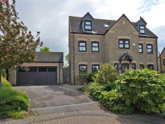 5 Bedrooms Detached house for sale in St. Peters Heights, Edlington, Doncaster DN12