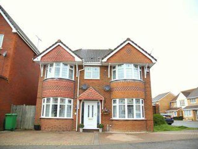 5 Bedrooms Detached house for sale in Stornaway Road, Slough SL3