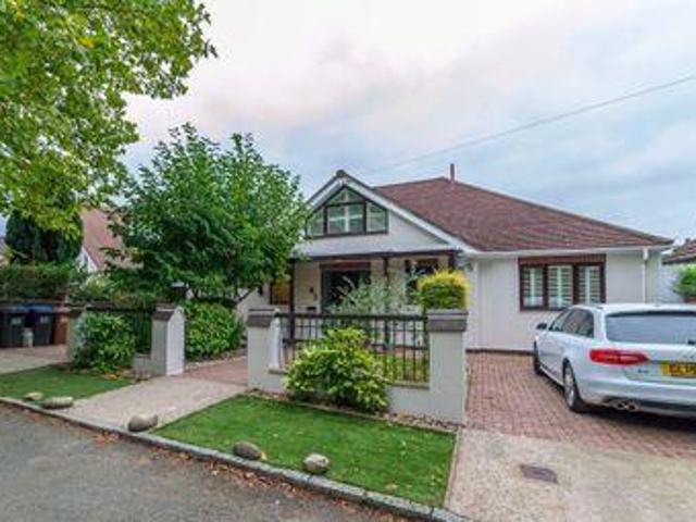 5 Bedrooms Detached house for sale in Swanland Road, North Mymms, Hatfield AL9