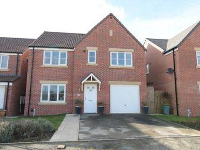 5 Bedrooms Detached house for sale in Sycamore Drive, Castleford WF10
