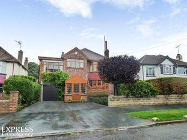5 Bedrooms Detached house for sale in Sandhill Oval, Leeds, West Yorkshire LS17