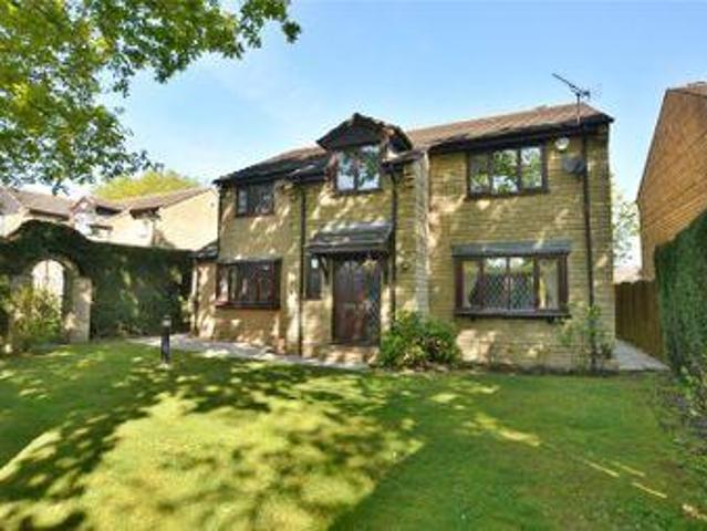 5 Bedrooms Detached house for sale in Shadwell Lane, Leeds, West Yorkshire LS17