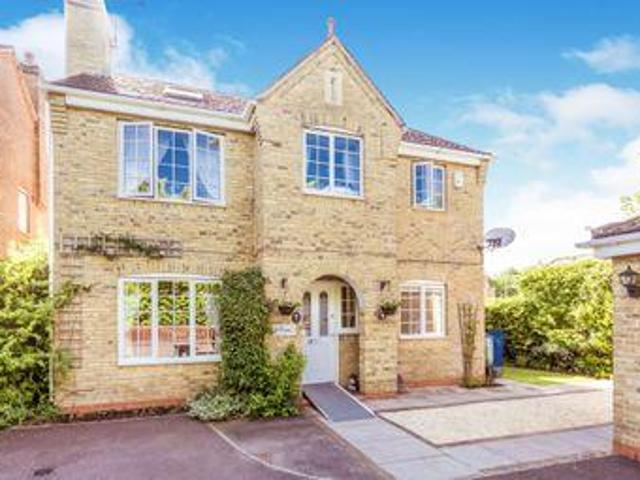 5 Bedrooms Detached house for sale in Speedwell Croft, Bicester OX26