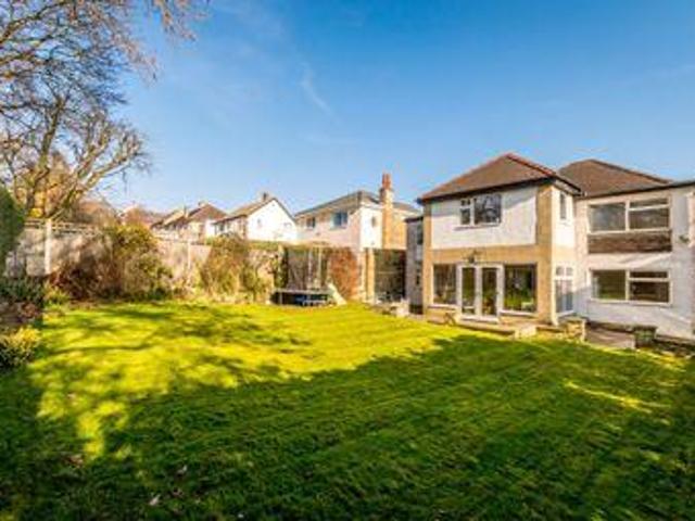5 Bedrooms Detached house for sale in The Avenue, Hipperholme, Halifax HX3