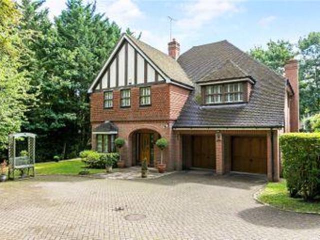 5 Bedrooms Detached house for sale in The Clump, Rickmansworth, Hertfordshire WD3