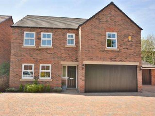 5 Bedrooms Detached house for sale in Thorpe Park Gardens, Leeds, West Yorkshire LS15