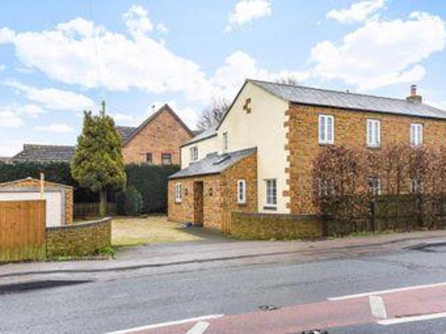 5 Bedrooms Detached house for sale in Thorpe Road, Middleton Cheney OX17