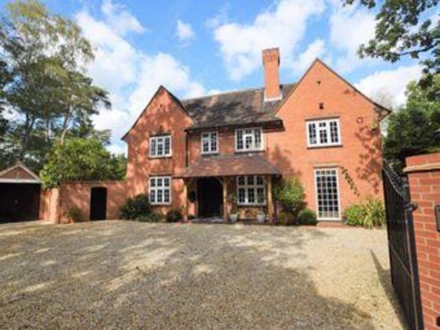 5 Bedrooms Detached house for sale in Upper Chobham Road, Camberley GU15