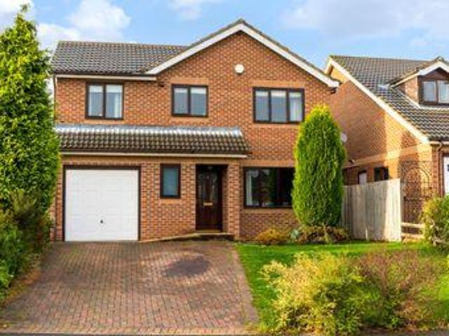 5 Bedrooms Detached house for sale in Upper Green Drive, Tingley, Wakefield WF3
