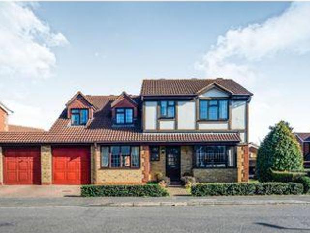 5 Bedrooms Detached house for sale in Waterloo Close, Flitwick, Bedford MK45