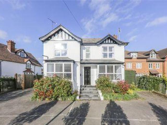 5 Bedrooms Detached house for sale in Wellington Road, Wokingham, Berkshire RG40