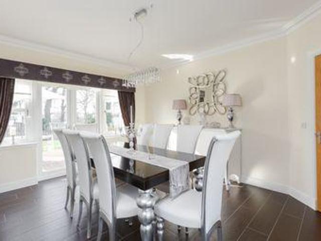 5 Bedrooms Detached house for sale in Whitehouse Gardens, Gorebridge EH23